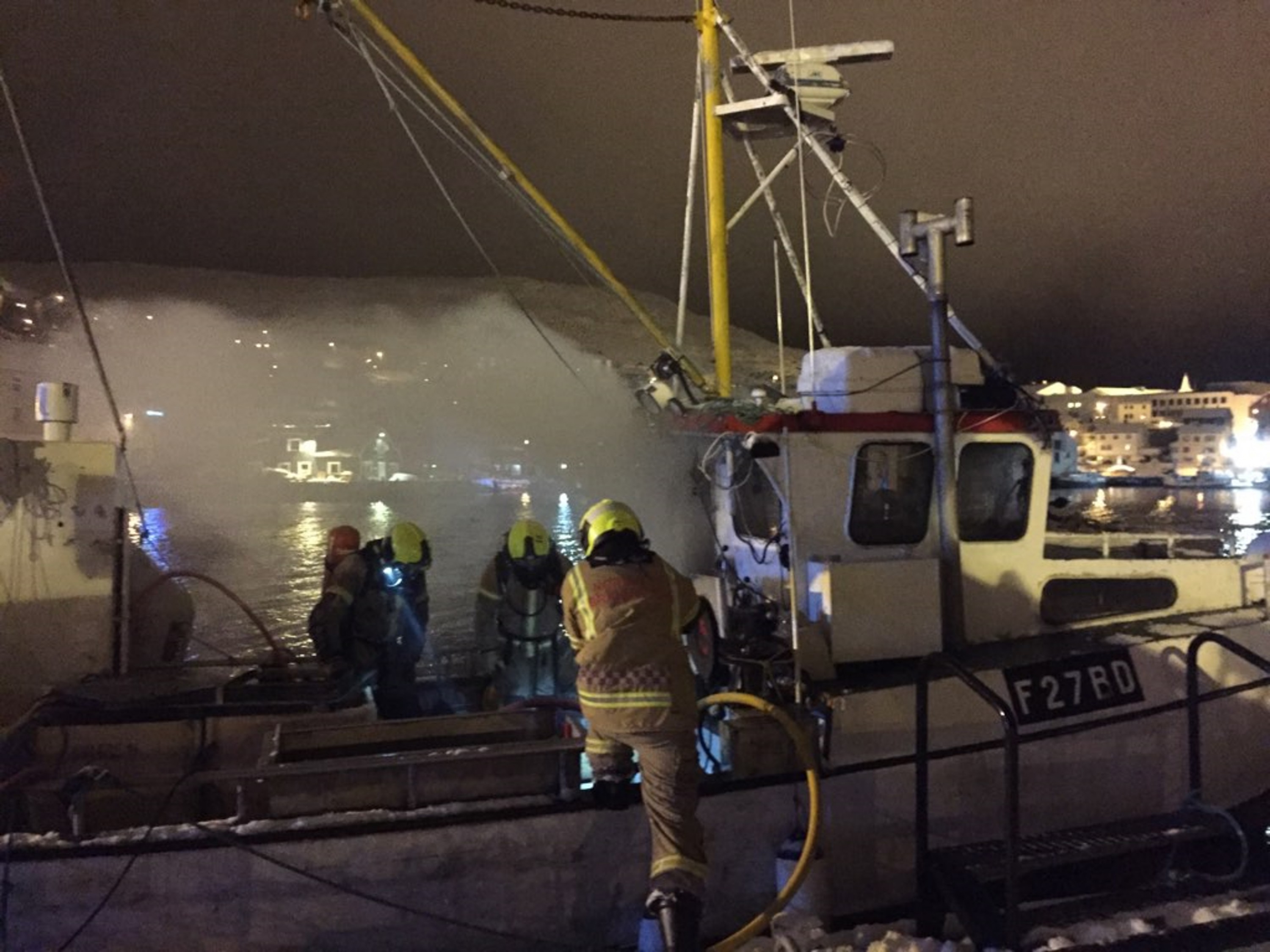 Båtbrann i Honningsvåg - Radio Nordkapp