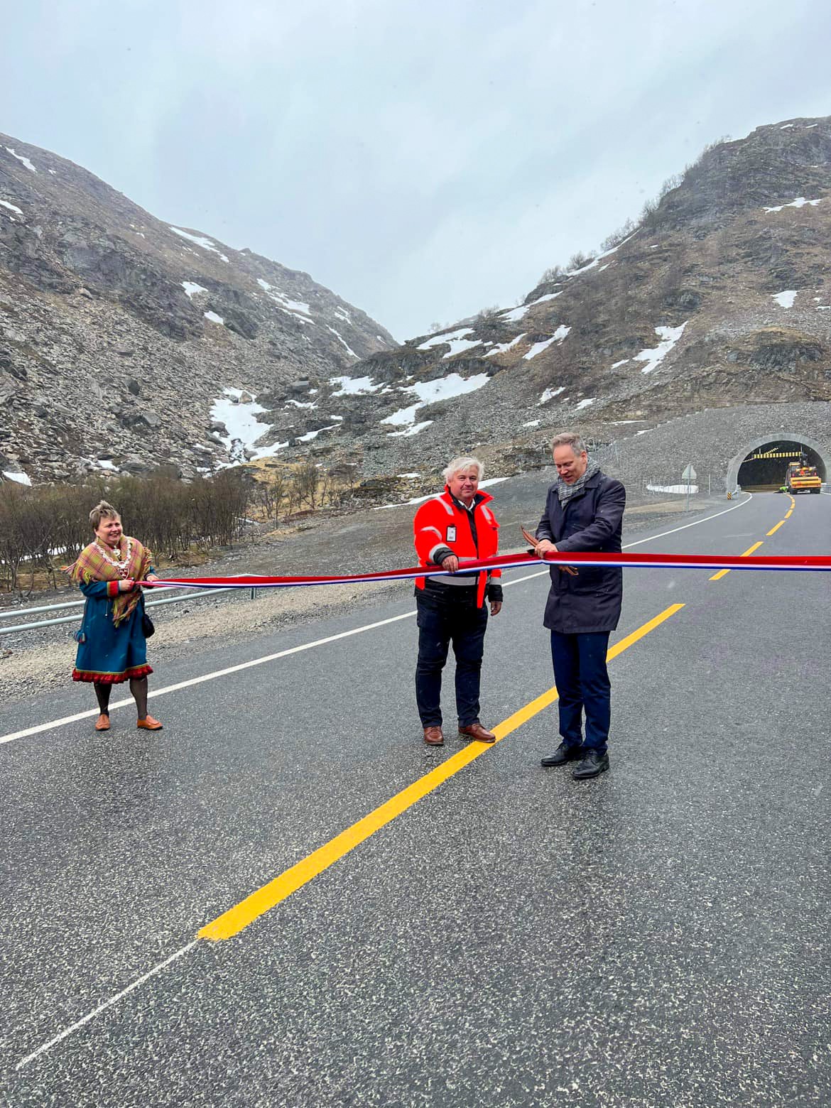 Bilder Fra åpningen Av Skarvbergtunnelen Radio Nordkapp